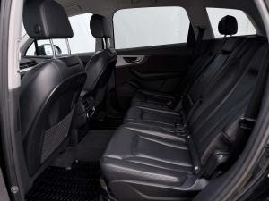 Black Audi Q7 2019 in Vilnius, with an engine capacity of 2.97 L and mileage of 413 thousand km for 21500 €, photo 12 on AUTOMOTO.COM.LV