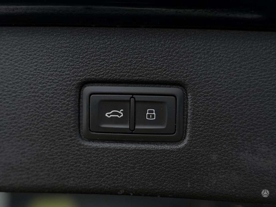 Black Audi Q7 2019 in Vilnius, with an engine capacity of 2.97 L and mileage of 413 thousand km for 21500 €, photo 14 on AUTOMOTO.COM.LV