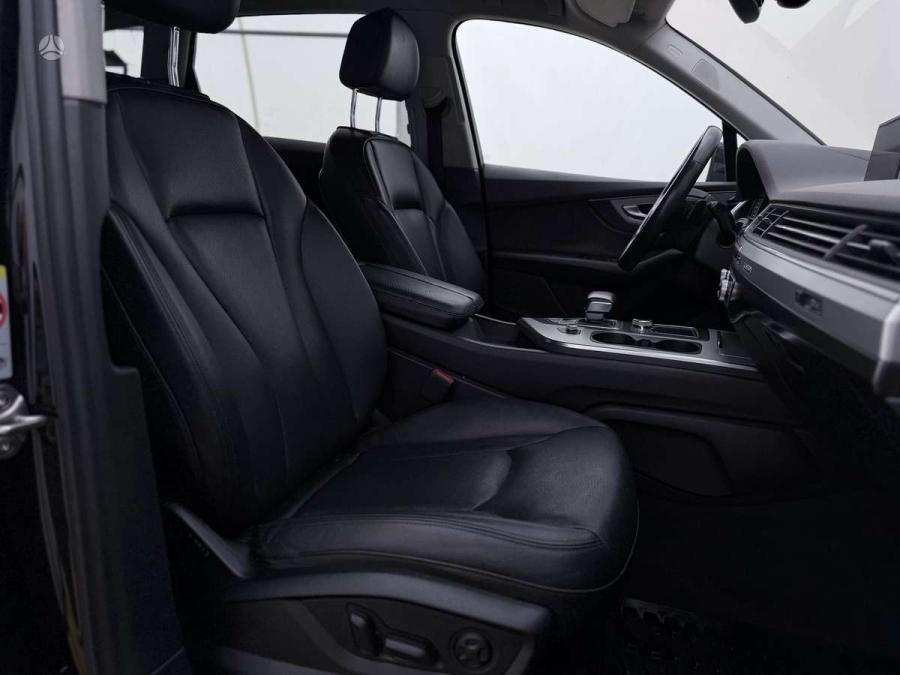 Black Audi Q7 2019 in Vilnius, with an engine capacity of 2.97 L and mileage of 413 thousand km for 21500 €, photo 16 on AUTOMOTO.COM.LV