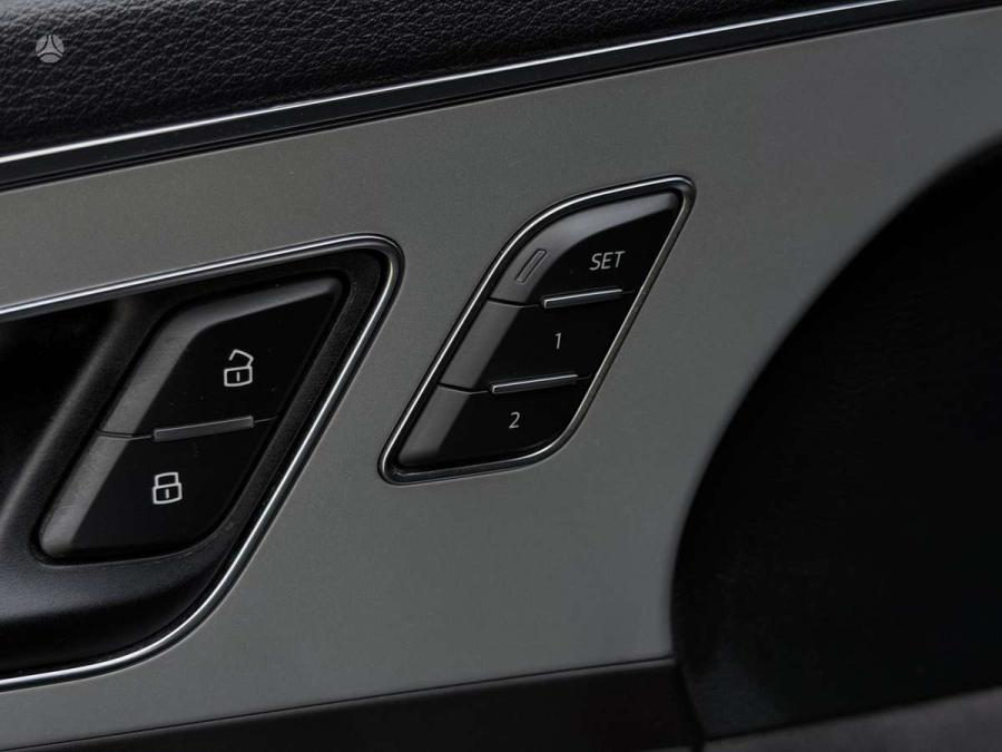 Black Audi Q7 2019 in Vilnius, with an engine capacity of 2.97 L and mileage of 413 thousand km for 21500 €, photo 23 on AUTOMOTO.COM.LV