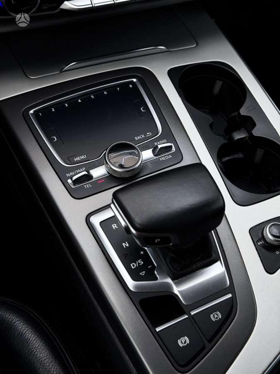 Black Audi Q7 2019 in Vilnius, with an engine capacity of 2.97 L and mileage of 413 thousand km for 21500 €, photo 25 on AUTOMOTO.COM.LV