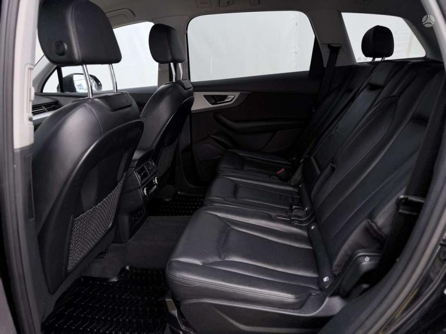 Black Audi Q7 2019 in Vilnius, with an engine capacity of 2.97 L and mileage of 413 thousand km for 21300 €, photo 12 on AUTOMOTO.COM.LV