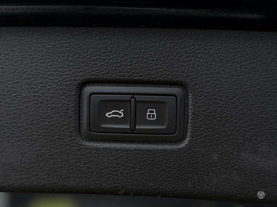 Black Audi Q7 2019 in Vilnius, with an engine capacity of 2.97 L and mileage of 413 thousand km for 21300 €, photo 14 on AUTOMOTO.COM.LV
