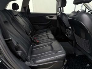 Black Audi Q7 2019 in Vilnius, with an engine capacity of 2.97 L and mileage of 413 thousand km for 21300 €, photo 15 on AUTOMOTO.COM.LV