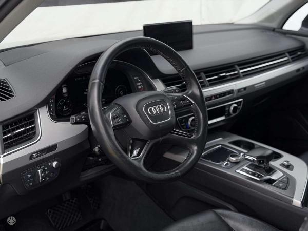 Audi Q7 2019 Viļņa vietnē Melns Audi Q7 2019 Viļņa, ar dzinēja tilpumu 2.97 L un nobraukumu 413 tūkst. km par 19990 €, foto 10 vietnē AUTOMOTO.COM.LV