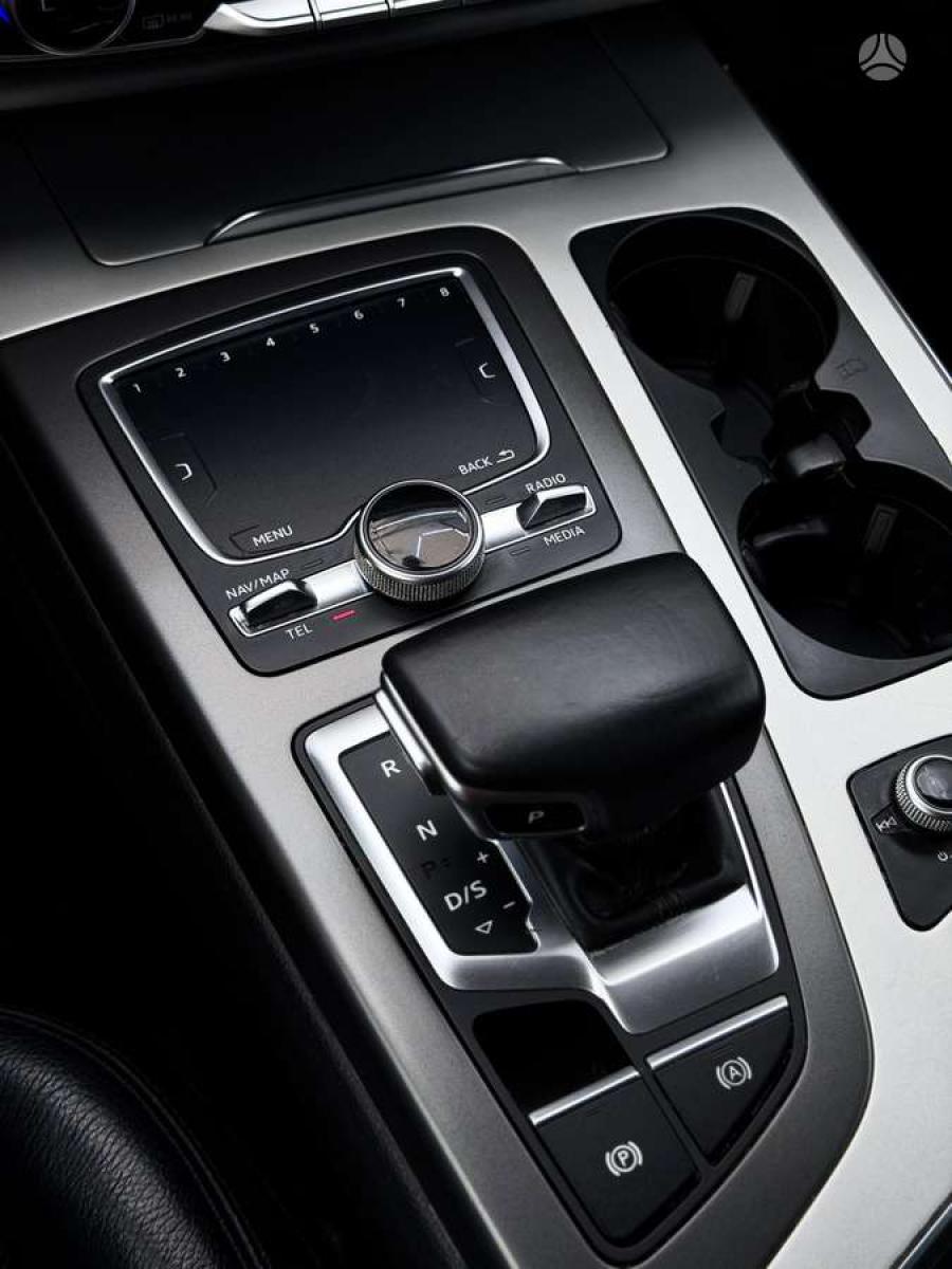 Black Audi Q7 2019 in Vilnius, with an engine capacity of 2.97 L and mileage of 413 thousand km for 19990 €, photo 25 on AUTOMOTO.COM.LV