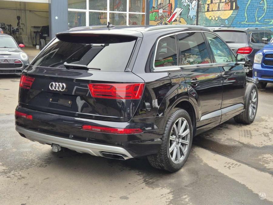 Black Audi Q7 2019 in Vilnius, with an engine capacity of 1.98 L and mileage of 139 thousand km for 10900 €, photo 1 on AUTOMOTO.COM.LV