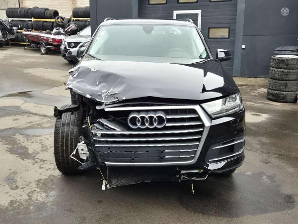 Ауди Ку 7 2019 в Вильнюс на AUTOMOTO.COM.LV Черный Ауди Ку 7 2019 в Вильнюс, объемом двигателя 1.98 л и пробегом 139 тыс. км за 10900 €, фото 4 на AUTOMOTO.COM.LV