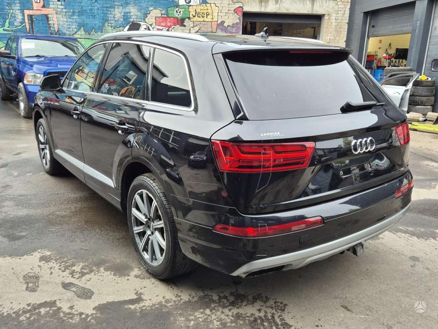 Black Audi Q7 2019 in Vilnius, with an engine capacity of 1.98 L and mileage of 139 thousand km for 10900 €, photo 6 on AUTOMOTO.COM.LV