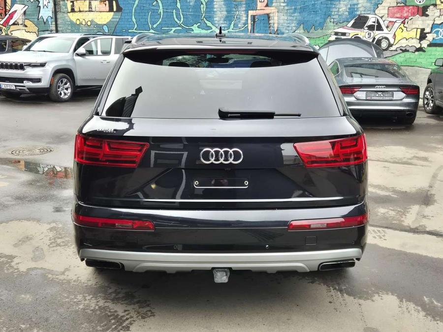 Black Audi Q7 2019 in Vilnius, with an engine capacity of 1.98 L and mileage of 139 thousand km for 10900 €, photo 7 on AUTOMOTO.COM.LV