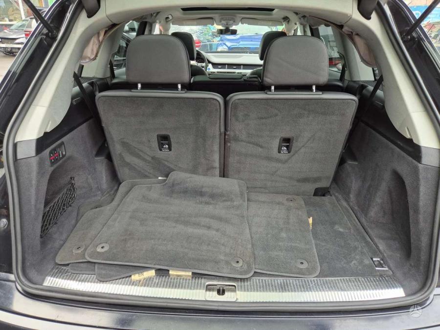 Black Audi Q7 2019 in Vilnius, with an engine capacity of 1.98 L and mileage of 139 thousand km for 10900 €, photo 14 on AUTOMOTO.COM.LV