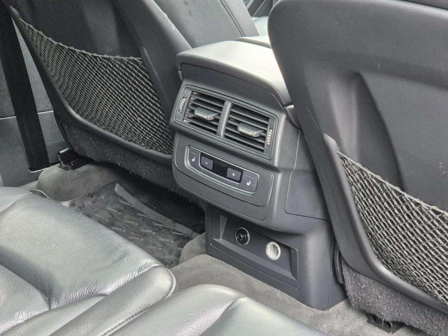 Black Audi Q7 2019 in Vilnius, with an engine capacity of 1.98 L and mileage of 139 thousand km for 10900 €, photo 21 on AUTOMOTO.COM.LV