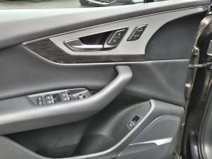 Black Audi Q7 2019 in Vilnius, with an engine capacity of 1.98 L and mileage of 139 thousand km for 10900 €, photo 22 on AUTOMOTO.COM.LV