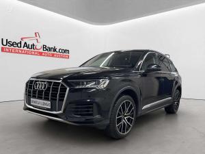 Melns Audi Q7 2020 Marijampole, ar dzinēja tilpumu 3.00 L un nobraukumu 125 tūkst. km par 40535 €, foto  vietnē AUTOMOTO.COM.LV
