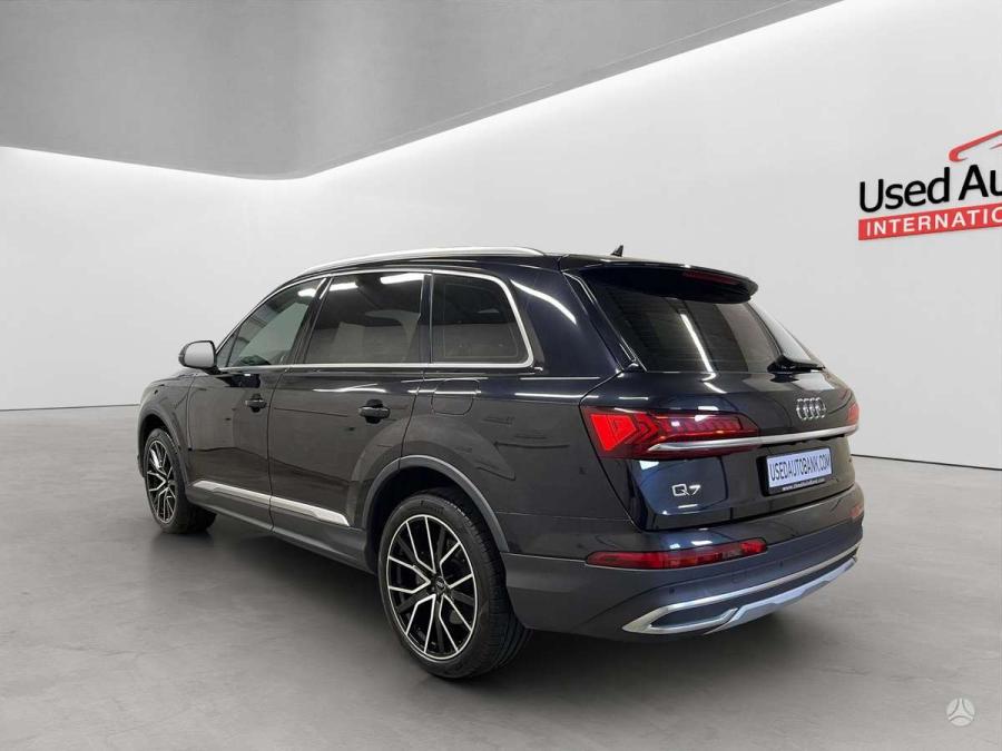 Black Audi Q7 2020 in Marijampole, with an engine capacity of 3.00 L and mileage of 125 thousand km for 40535 €, photo 6 on AUTOMOTO.COM.LV