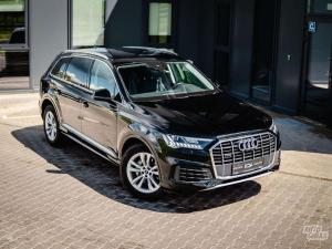 Black Audi Q7 2020 in Marijampole, with an engine capacity of 3.00 L and mileage of 113 thousand km for 39950 €, photo 4 on AUTOMOTO.COM.LV