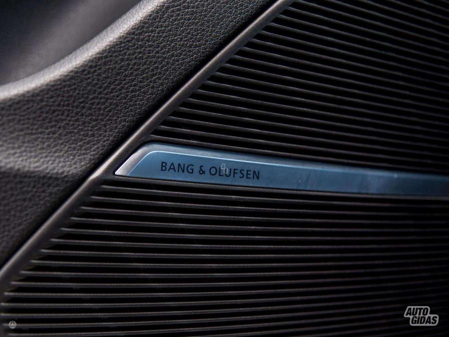Black Audi Q7 2020 in Marijampole, with an engine capacity of 3.00 L and mileage of 113 thousand km for 39950 €, photo 26 on AUTOMOTO.COM.LV