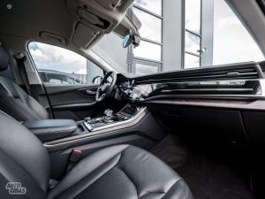Black Audi Q7 2020 in Marijampole, with an engine capacity of 3.00 L and mileage of 113 thousand km for 39950 €, photo 33 on AUTOMOTO.COM.LV