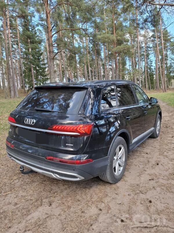 Black Audi Q7 2020 in Saldus, with an engine capacity of 3.00 L and mileage of 171 thousand km for 43000 €, photo 3 on AUTOMOTO.COM.LV