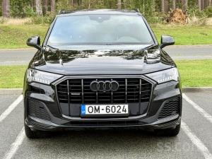 Black Audi Q7 2020 in Riga, with an engine capacity of 3.00 L and mileage of 138 thousand km for 37950 €, photo 3 on AUTOMOTO.COM.LV