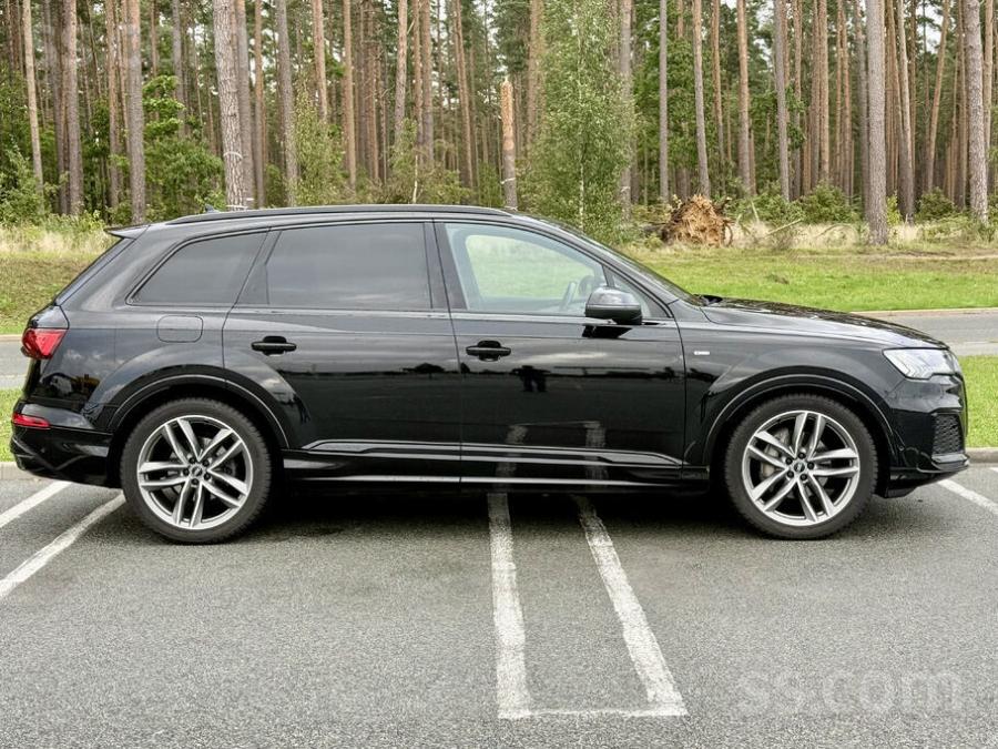 Black Audi Q7 2020 in Riga, with an engine capacity of 3.00 L and mileage of 138 thousand km for 37950 €, photo 6 on AUTOMOTO.COM.LV