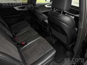 Black Audi Q7 2020 in Riga, with an engine capacity of 3.00 L and mileage of 138 thousand km for 37950 €, photo 12 on AUTOMOTO.COM.LV