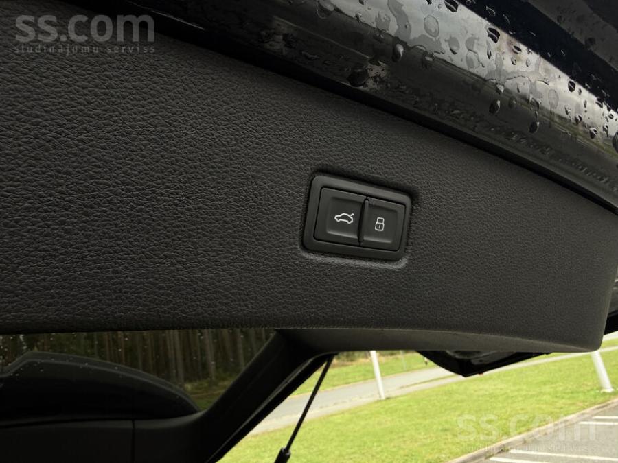 Black Audi Q7 2020 in Riga, with an engine capacity of 3.00 L and mileage of 138 thousand km for 37950 €, photo 15 on AUTOMOTO.COM.LV