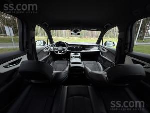 Black Audi Q7 2020 in Riga, with an engine capacity of 3.00 L and mileage of 138 thousand km for 37950 €, photo 20 on AUTOMOTO.COM.LV