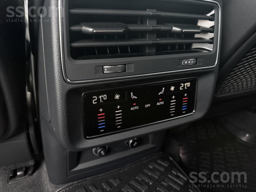 Black Audi Q7 2020 in Riga, with an engine capacity of 3.00 L and mileage of 138 thousand km for 37950 €, photo 21 on AUTOMOTO.COM.LV
