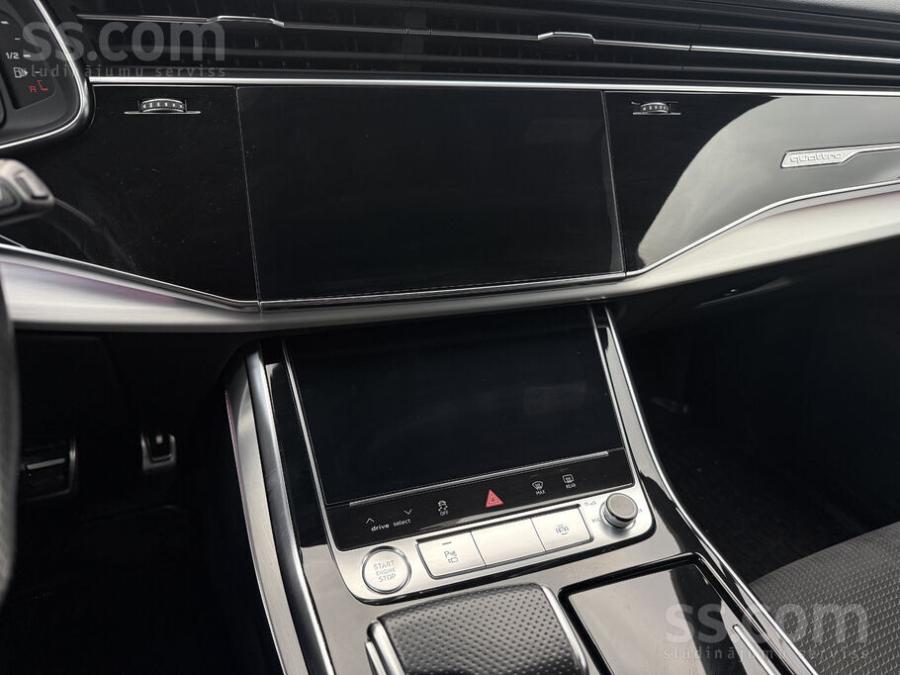 Black Audi Q7 2020 in Riga, with an engine capacity of 3.00 L and mileage of 138 thousand km for 37950 €, photo 23 on AUTOMOTO.COM.LV