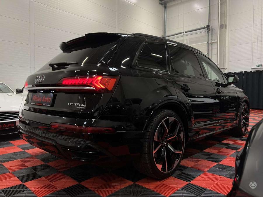 Black Audi Q7 2021 in Vilnius, with an engine capacity of 3.00 L and mileage of 168 thousand km for 45990 €, photo 4 on AUTOMOTO.COM.LV