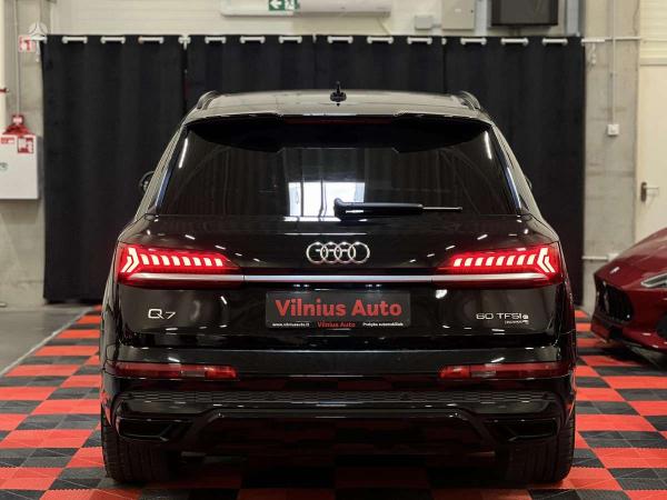 Black Audi Q7 2021 in Vilnius, with an engine capacity of 3.00 L and mileage of 168 thousand km for 45990 €, photo 5 on AUTOMOTO.COM.LV