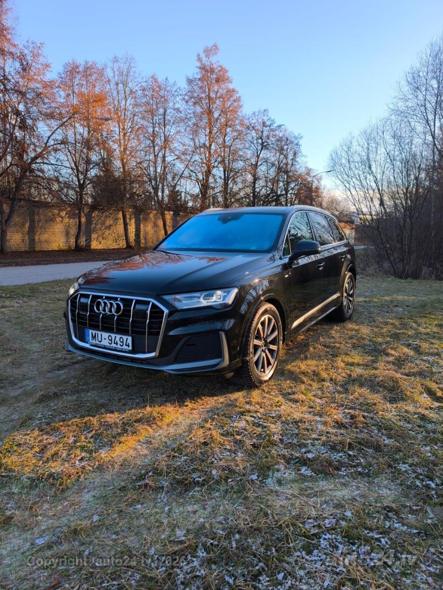 Melns Audi Q7 2021 Valga, ar dzinēja tilpumu 3.00 L un nobraukumu 150 tūkst. km par 43000 €, foto 1 vietnē AUTOMOTO.COM.LV