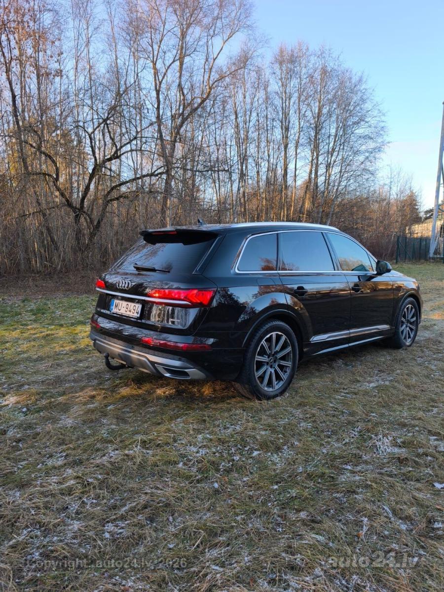 Melns Audi Q7 2021 Valga, ar dzinēja tilpumu 3.00 L un nobraukumu 150 tūkst. km par 43000 €, foto 3 vietnē AUTOMOTO.COM.LV