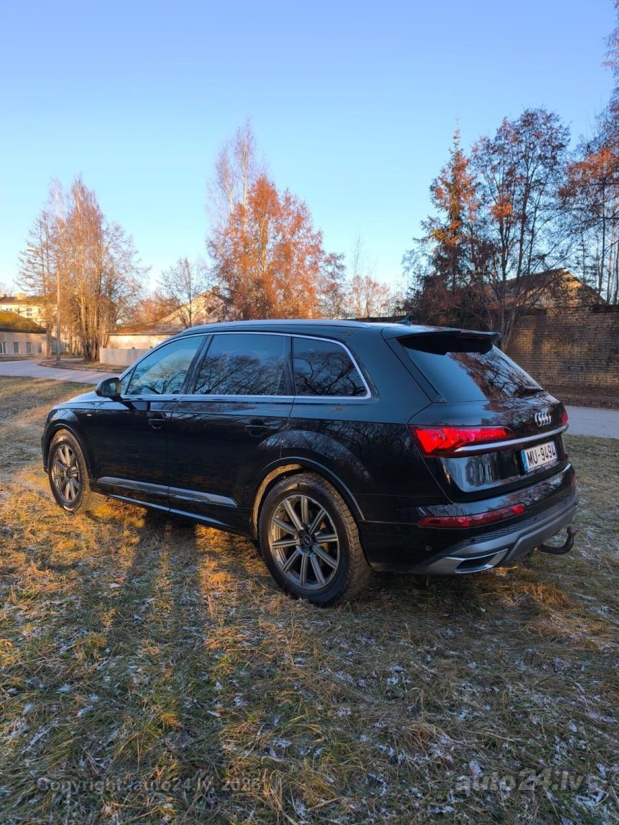 Melns Audi Q7 2021 Valga, ar dzinēja tilpumu 3.00 L un nobraukumu 150 tūkst. km par 43000 €, foto 4 vietnē AUTOMOTO.COM.LV