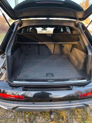 Melns Audi Q7 2021 Valga, ar dzinēja tilpumu 3.00 L un nobraukumu 150 tūkst. km par 43000 €, foto 16 vietnē AUTOMOTO.COM.LV
