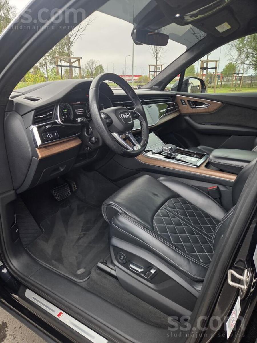 Black Audi Q7 2021 in Riga, with an engine capacity of 3.00 L and mileage of 98 thousand km for 52000 €, photo 9 on AUTOMOTO.COM.LV