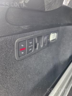Black Audi Q7 2021 in Riga, with an engine capacity of 3.00 L and mileage of 98 thousand km for 52000 €, photo 22 on AUTOMOTO.COM.LV