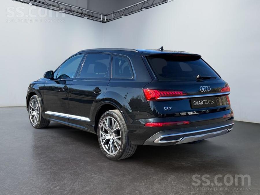 Black Audi Q7 2021 in Riga, with an engine capacity of 3.00 L and mileage of 92 thousand km for 39950 €, photo 4 on AUTOMOTO.COM.LV