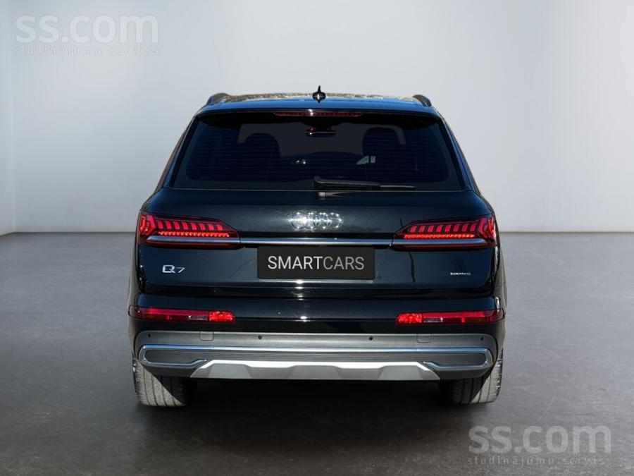 Black Audi Q7 2021 in Riga, with an engine capacity of 3.00 L and mileage of 92 thousand km for 39950 €, photo 5 on AUTOMOTO.COM.LV