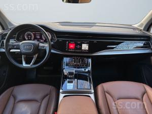 Black Audi Q7 2021 in Riga, with an engine capacity of 3.00 L and mileage of 92 thousand km for 39950 €, photo 11 on AUTOMOTO.COM.LV