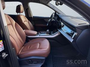 Black Audi Q7 2021 in Riga, with an engine capacity of 3.00 L and mileage of 92 thousand km for 39950 €, photo 16 on AUTOMOTO.COM.LV