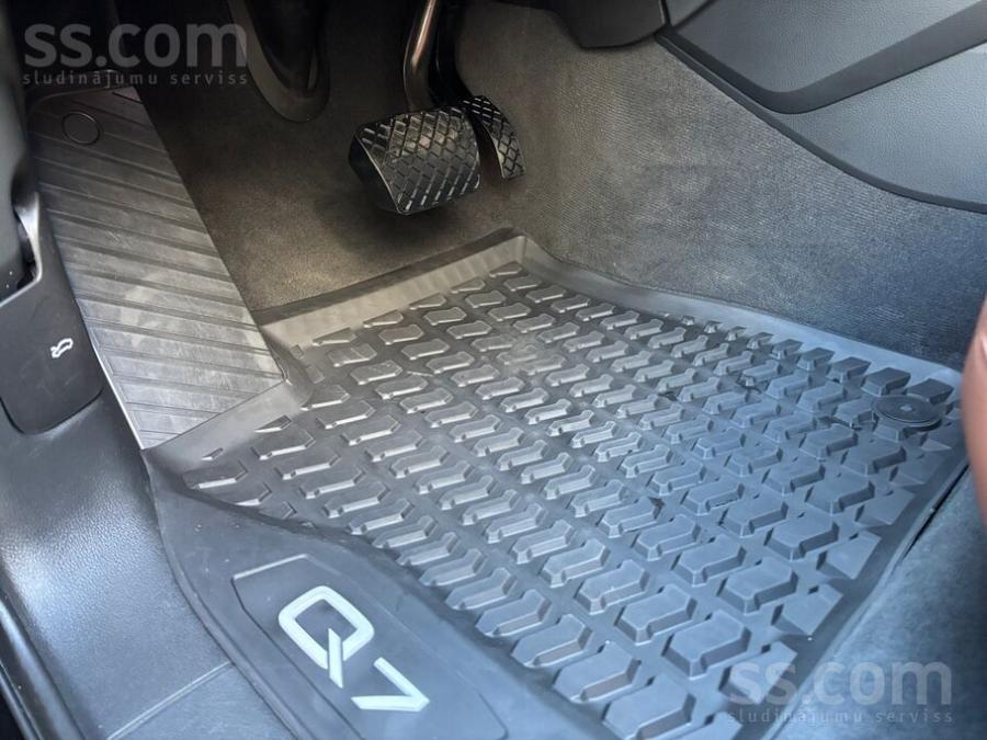 Black Audi Q7 2021 in Riga, with an engine capacity of 3.00 L and mileage of 92 thousand km for 39950 €, photo 24 on AUTOMOTO.COM.LV