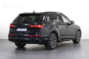 Black Audi Q7 2021 in Riga, with an engine capacity of 3.00 L and mileage of 77 thousand km for 42500 €, photo 3 on AUTOMOTO.COM.LV