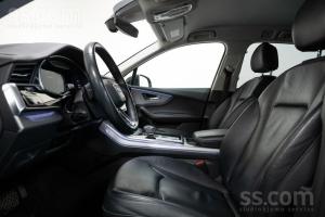 Black Audi Q7 2021 in Riga, with an engine capacity of 3.00 L and mileage of 77 thousand km for 42500 €, photo 7 on AUTOMOTO.COM.LV