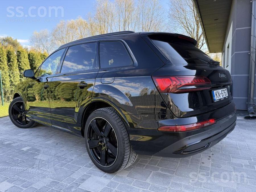 Black Audi Q7 2021 in Riga, with an engine capacity of 3.00 L and mileage of 99 thousand km for 40700 €, photo 4 on AUTOMOTO.COM.LV