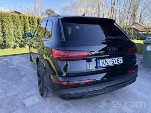 Black Audi Q7 2021 in Riga, with an engine capacity of 3.00 L and mileage of 99 thousand km for 40700 €, photo 7 on AUTOMOTO.COM.LV