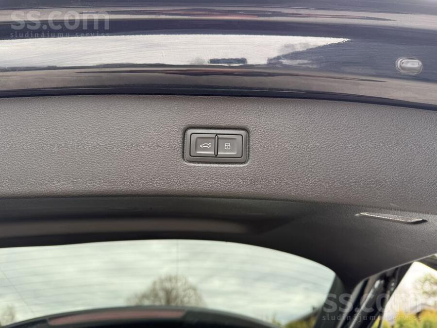 Black Audi Q7 2021 in Riga, with an engine capacity of 3.00 L and mileage of 99 thousand km for 40700 €, photo 15 on AUTOMOTO.COM.LV