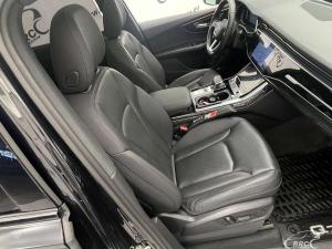 Black Audi Q7 2021 in Vilnius, with an engine capacity of 3.00 L and mileage of 86 thousand km for 37900 €, photo 7 on AUTOMOTO.COM.LV