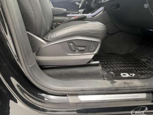 Black Audi Q7 2021 in Vilnius, with an engine capacity of 3.00 L and mileage of 86 thousand km for 37900 €, photo 8 on AUTOMOTO.COM.LV